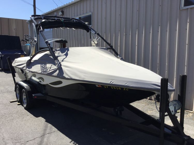 MB B52V 25 with AP 2.0 Tower Cinch Cover | Sewlong